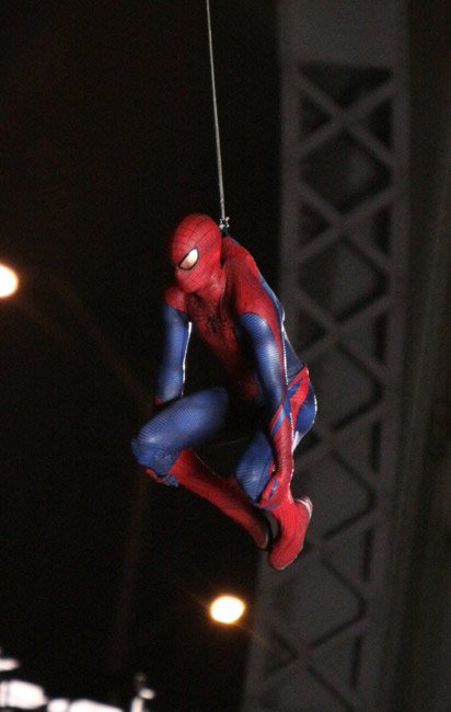 Comically Graphic: 'Amazing Spider-Man' Stunt Photos Featuring Andrew ...