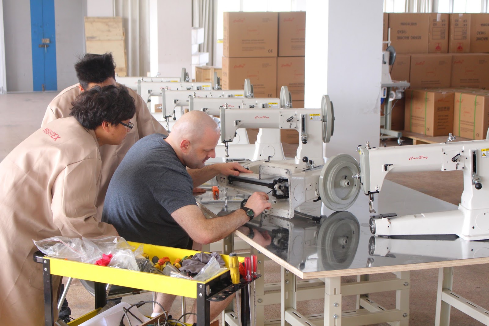 Heavy duty industrial sewing machines: Saddle and harness sewing machine