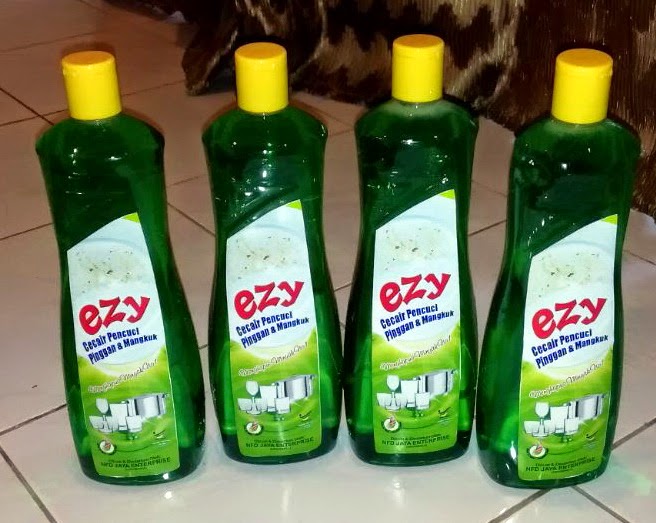 CARA MEMBUAT SABUN: Sabun EZY kini di pasaran.