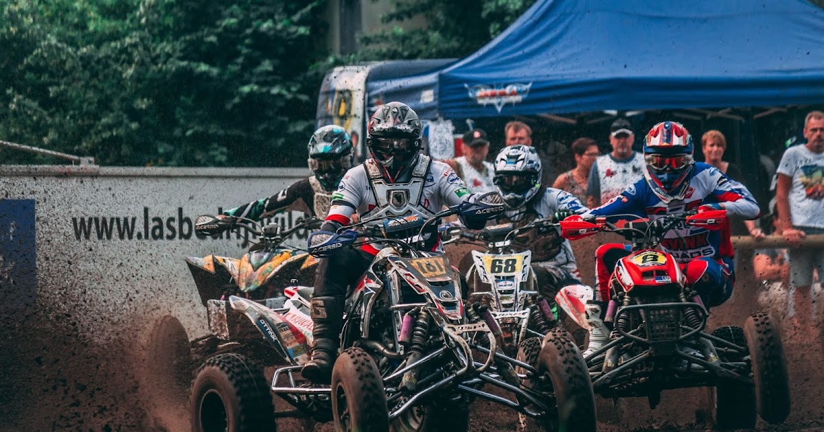 "Pole position" nghĩa là gì?