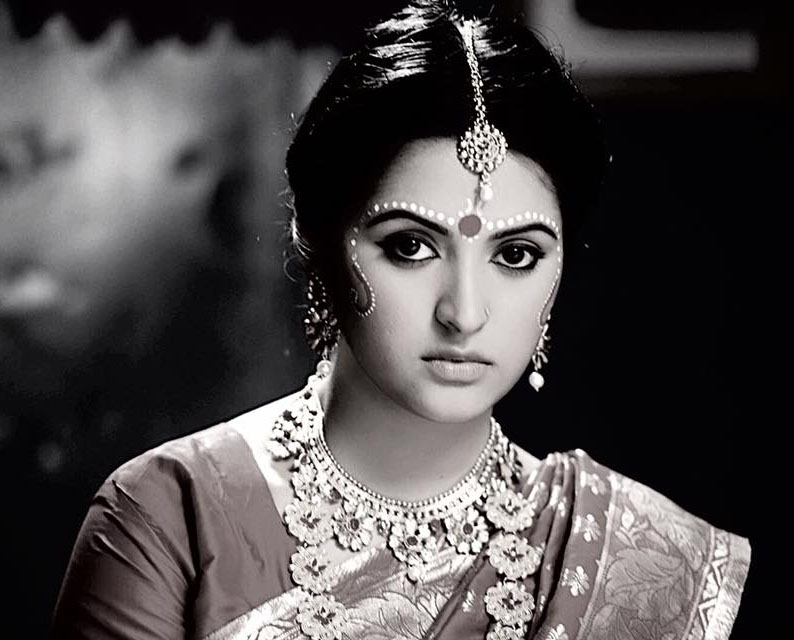 Pori Moni Beautiful New Pic In Saree