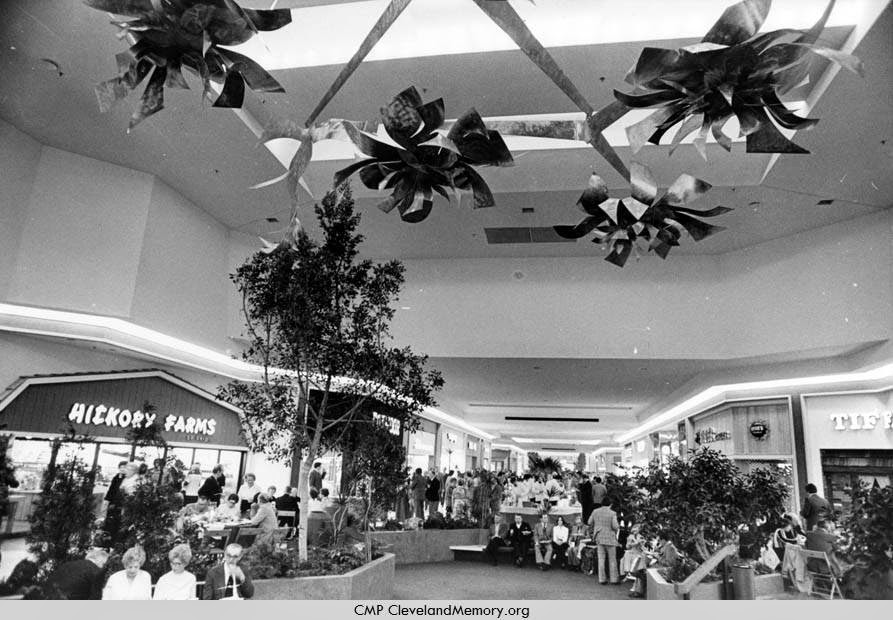 Euclid Evolution: EPIC Freaking Photos of Euclid Square Mall Circa 1976 ...