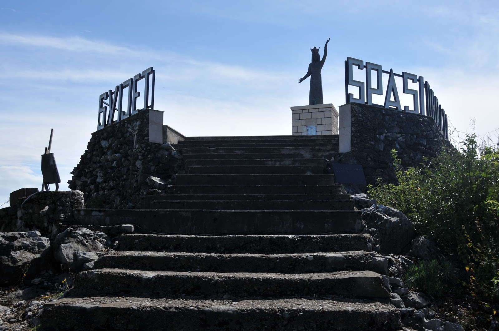 Novinarstvo!!!: Kraljice Mira u Hrasnom, evo nas k Tebi, spas da nađemo ...