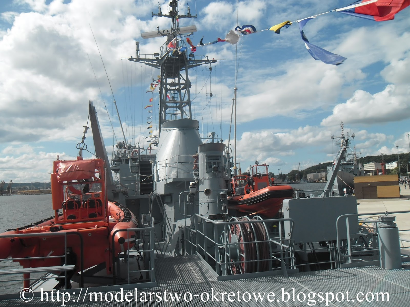 Modelarstwo okrętowe: Święto Wojska Polskiego - Wodowanie monety ORP ...