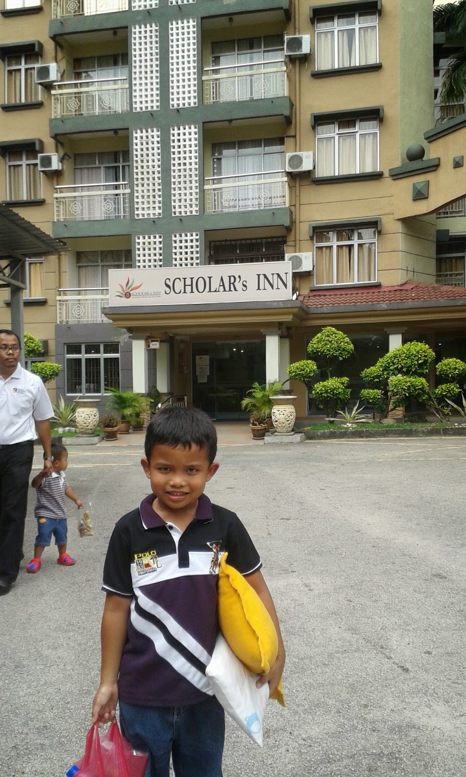 Bunga-bunga Kehidupan: Scholar's Inn UTM Skudai