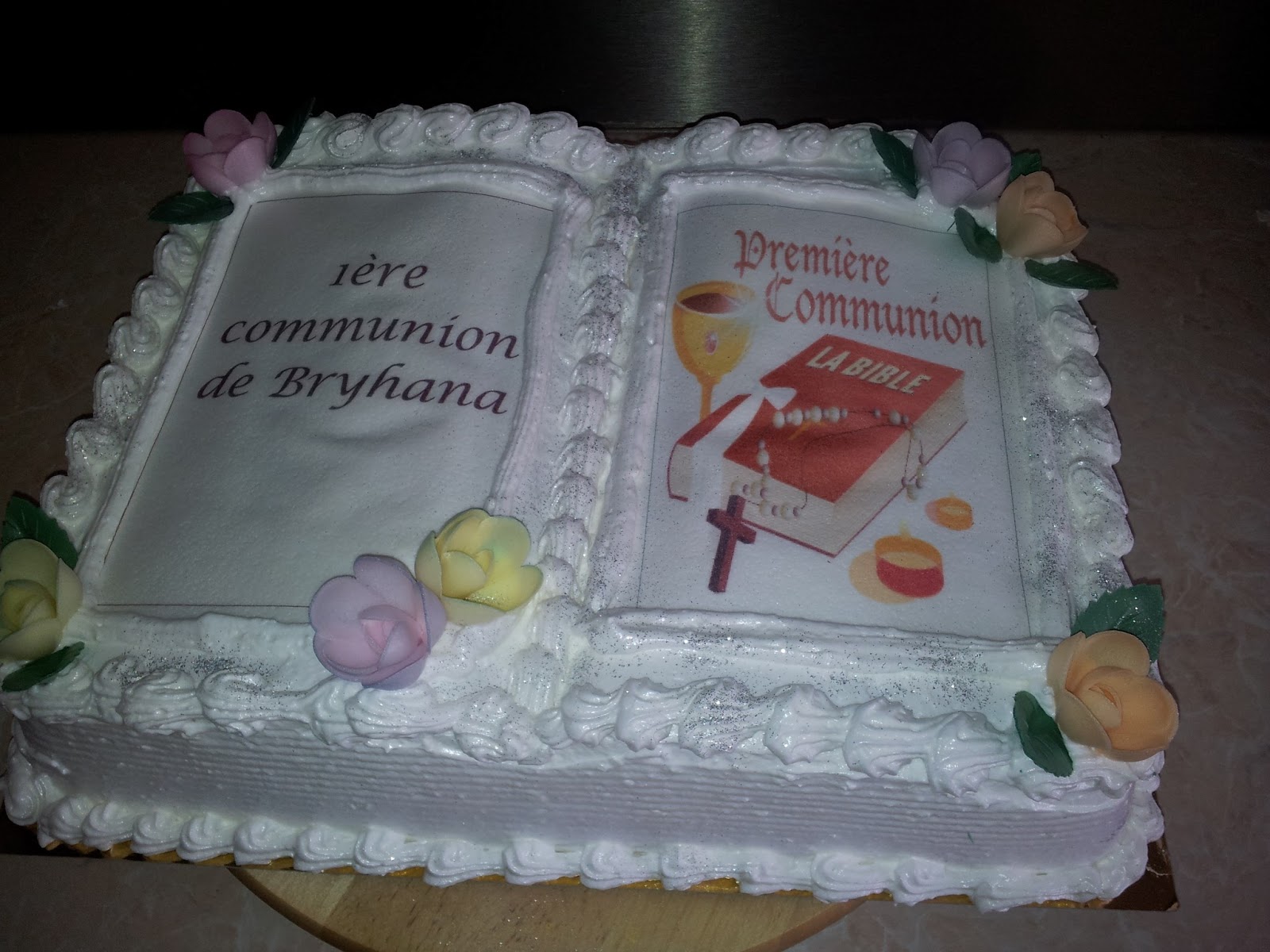 La Pâtisserie de Brunette: Gâteau de 1ère communion - Forme bible