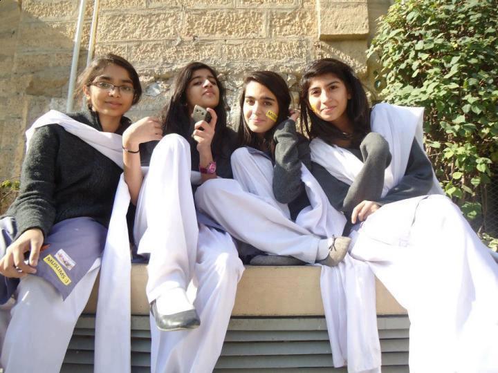 HOT: Pakistani School Girls, Cute Pakistani School Girls
