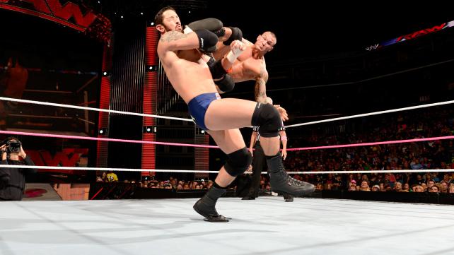 WWE In live!!!!: RANDY ORTON vs WADE BARRETT