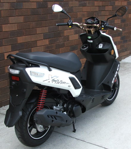 auto stark bikes: PGO X-HOT 150 EFI