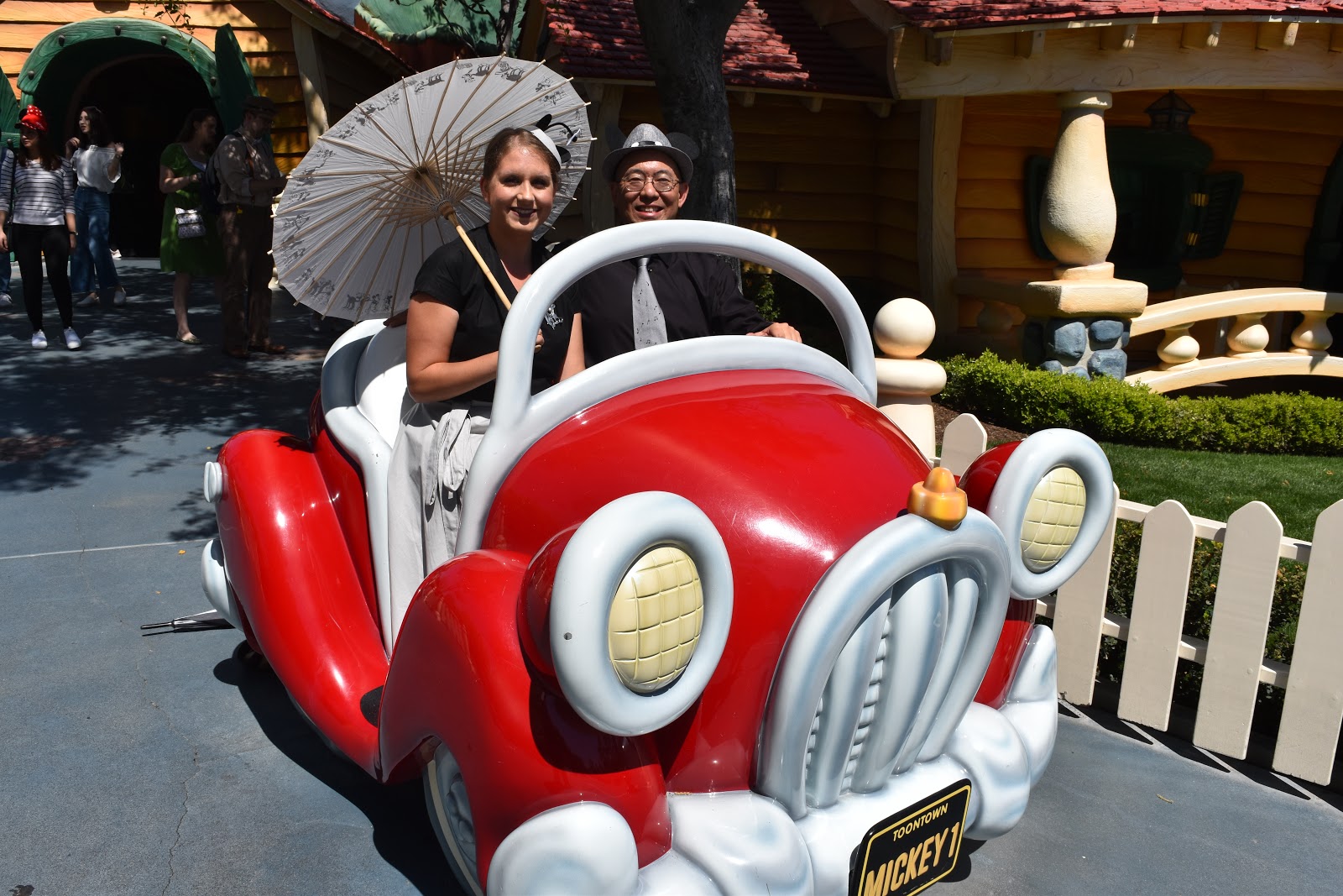 Sasaki Time: Spring Dapper Day 2018 - Classic Black and White Mickey ...