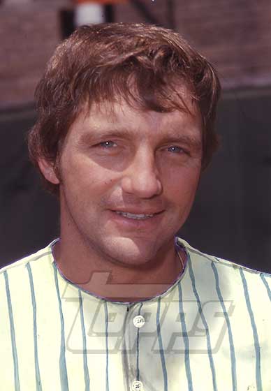 WHEN TOPPS HAD (BASE)BALLS!: ANOTHER AIRBRUSHED PHOTO SPOTLIGHT: 1976 ...