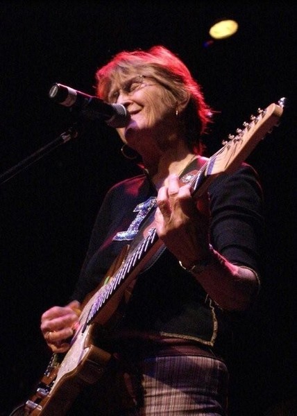 Main Blues: CD/DVD Review "House Party" - Alice Stuart