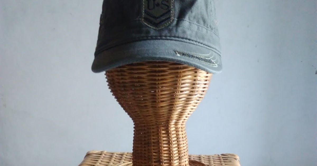 aneka-kerajinan-rotan: Display topi Rotan murah