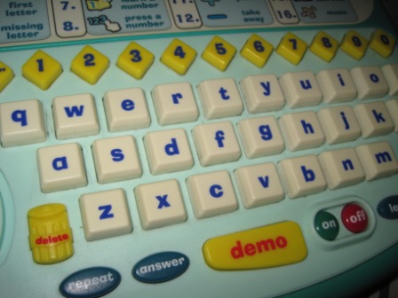 JuaiMurah: IQ Builders My Little Talking Computer