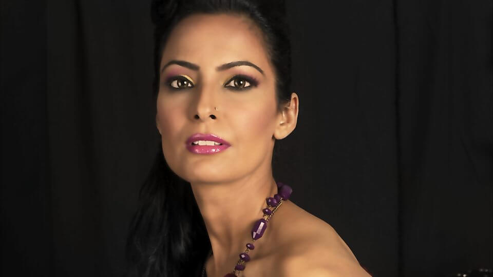 Nindy Kaur Biography, Age, Weight, Height, Friend, Like, Affairs ...