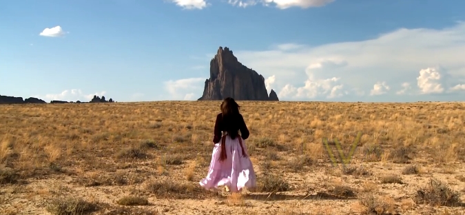 White Wolf : The Blessing Way: Navajo Woman Shows How To Walk In Beauty