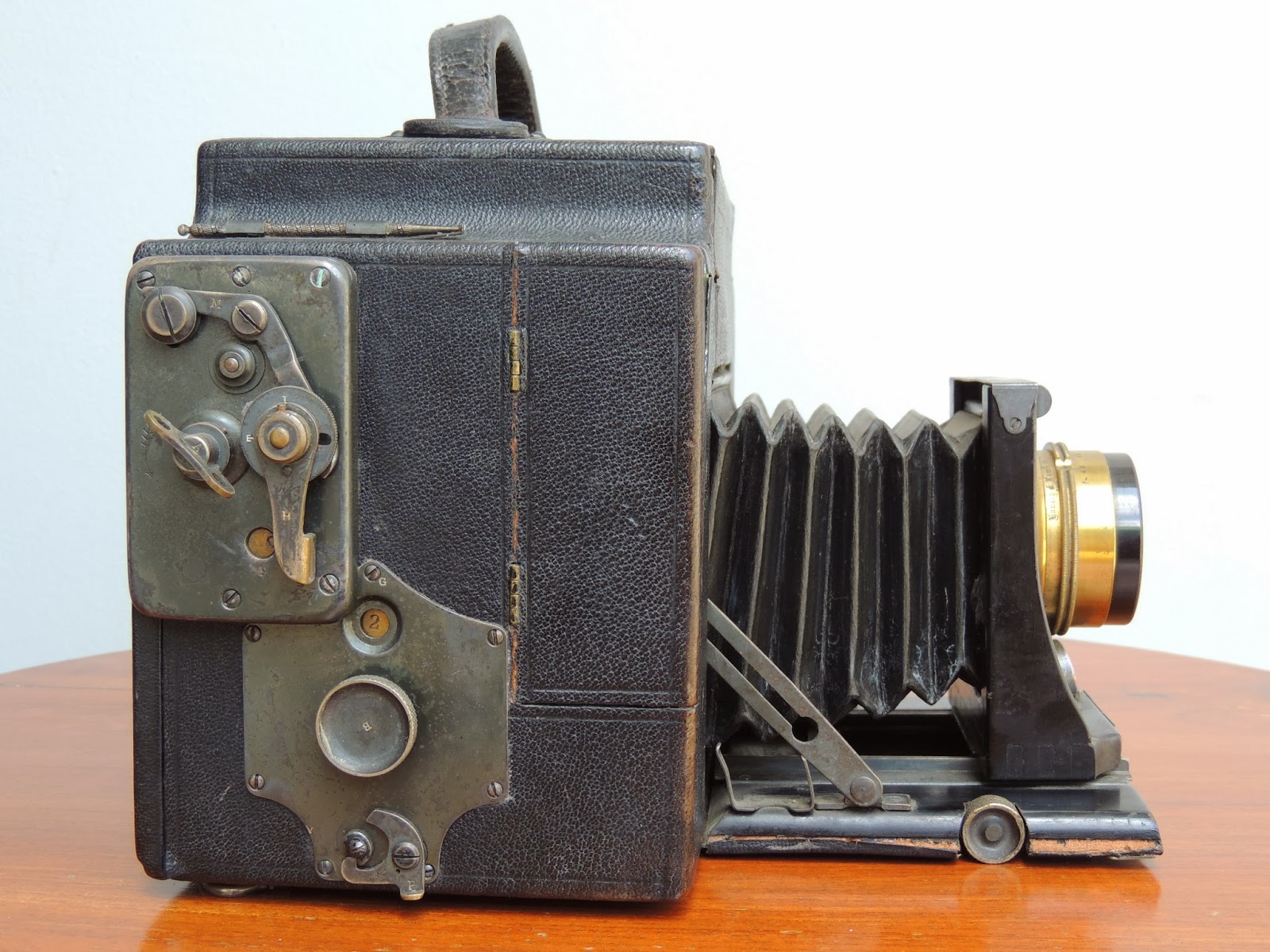 Henry Antique Collections: Antique Wood Camera 3.A.Graflex / Kamera ...