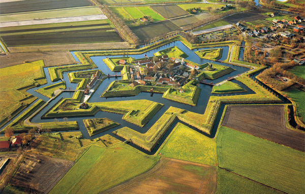 Pix Grove: Amazing Star Shaped Fort in the Netherlands