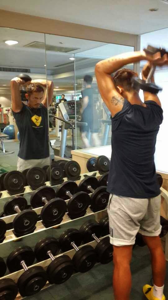 Lin Dan Keep Himself Fit in Gym for 2014 Chinese Taipei Yonex Open ...