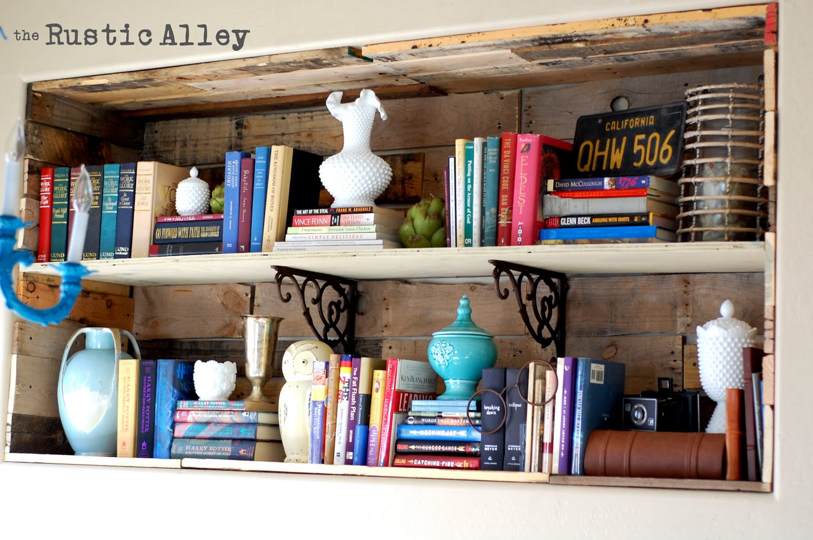 The Rustic Alley: Rustic Book Shelf