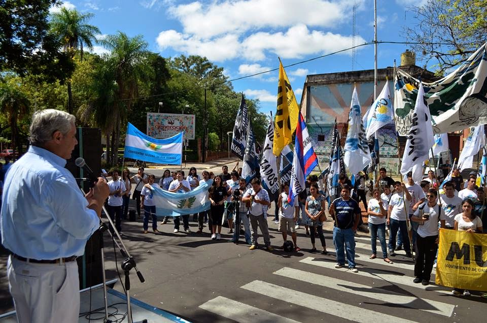 universo: HOMENAJE EX COMBATIENTES Y CAÍDOS EN LA GUERRA