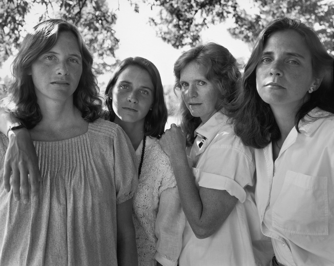 4 Sisters Take A Picture Together Every Year – See How Time Has ...