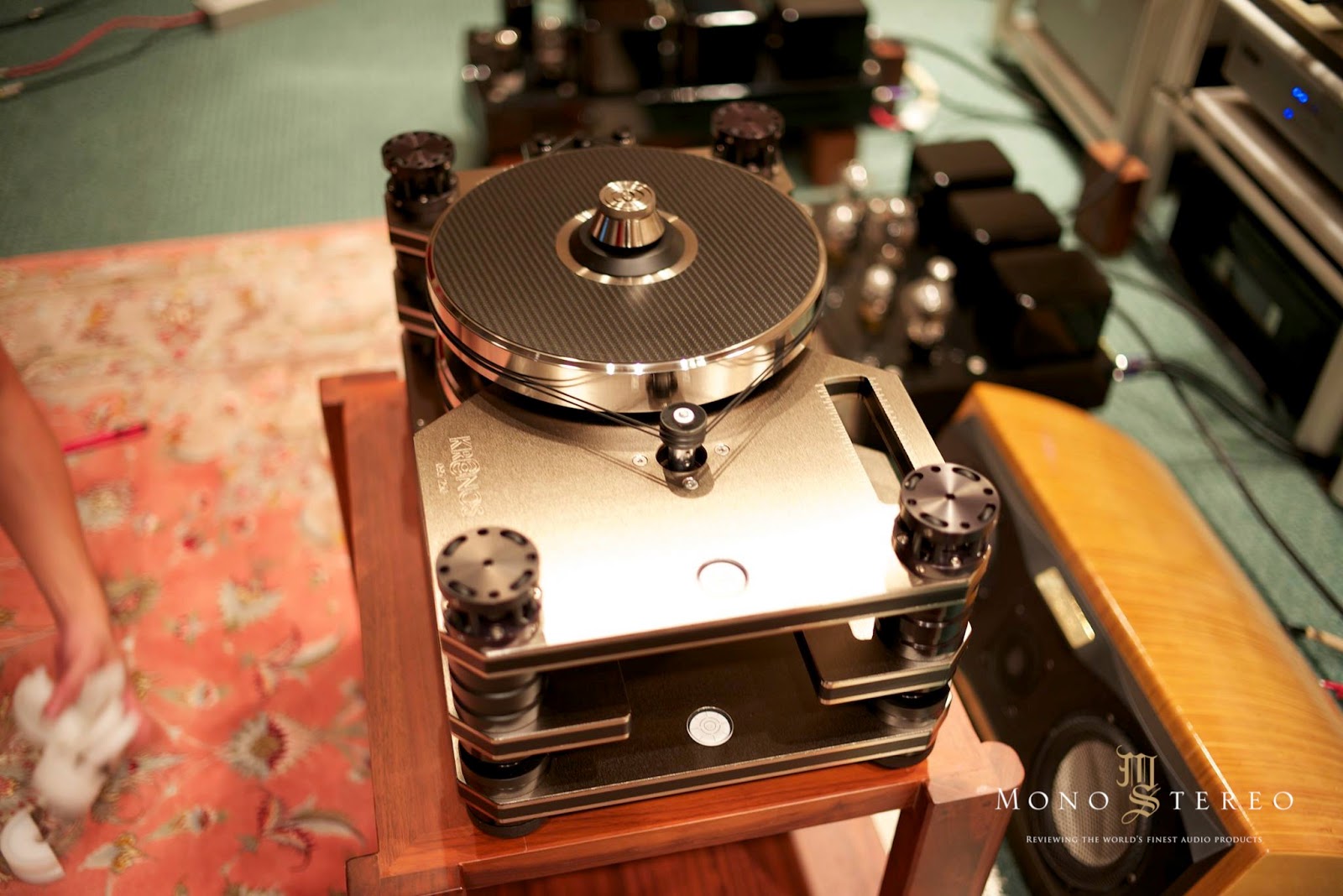 Kronos Pro Ltd turntable in action – Ultimate High-Fidelity