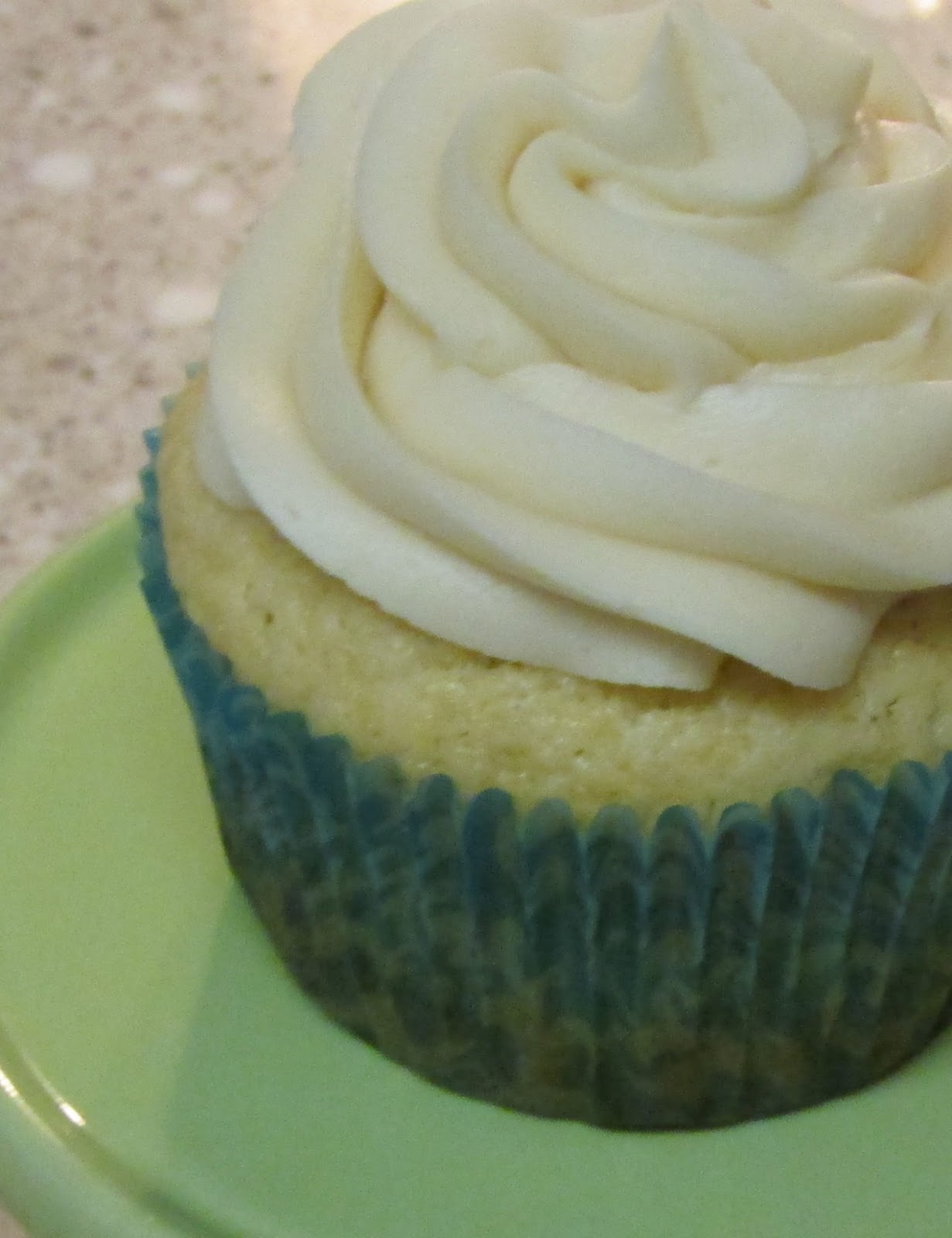 Baker Becky: Vanilla Cupcakes with Vanilla Buttercream