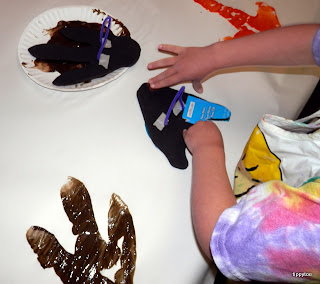 Tippytoe Crafts: Dinosaur Stomp