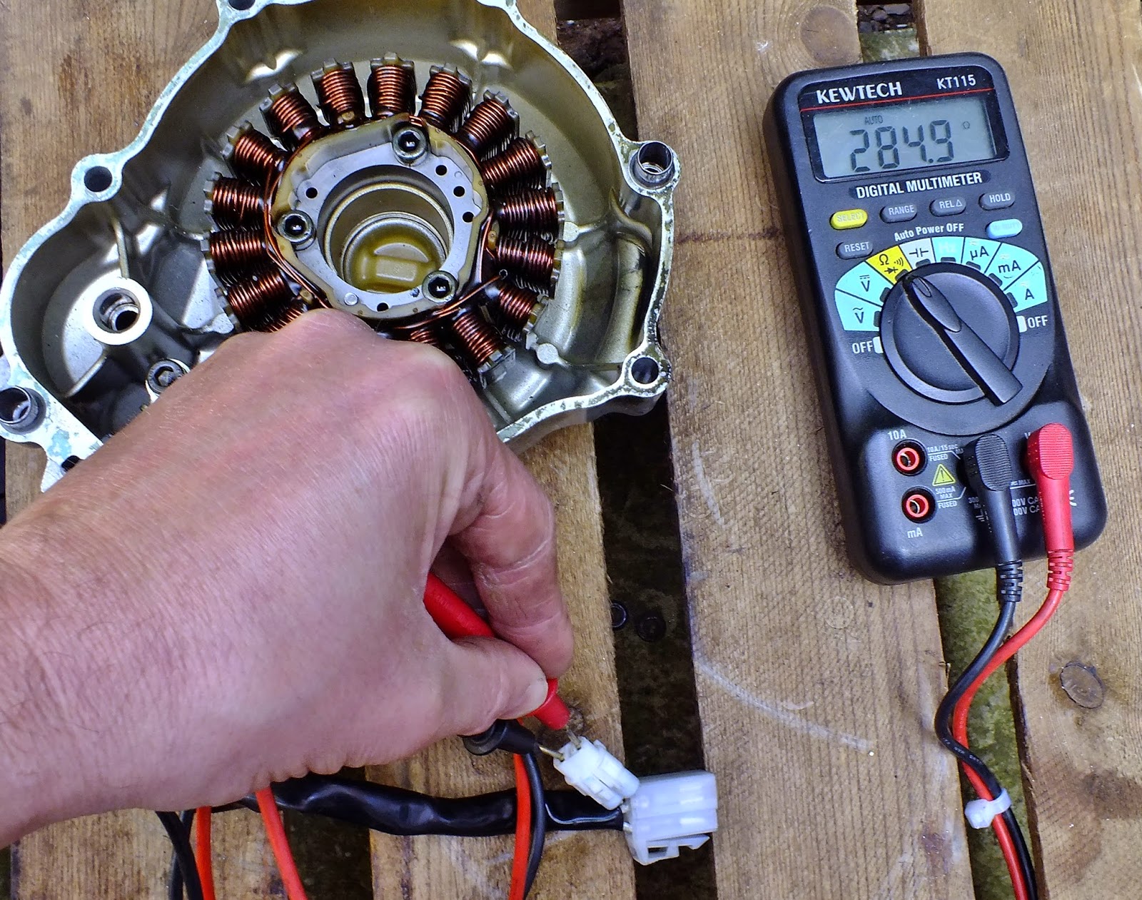 Yamaha YZF-R125 Owners Blog : Yamaha YZF R125 testing the generator ...