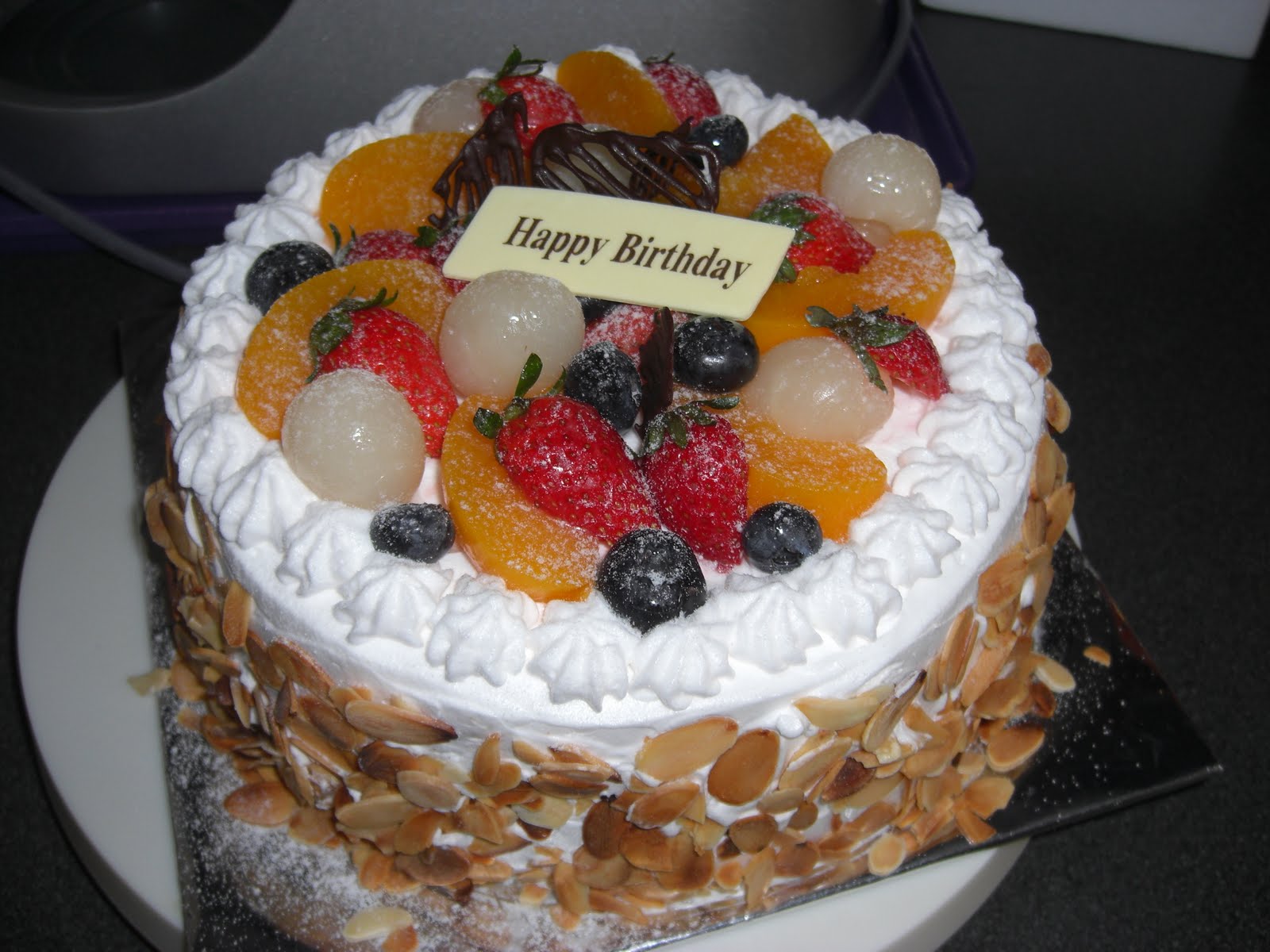 Li'l BakeShoppe: Fresh cream fruit cake