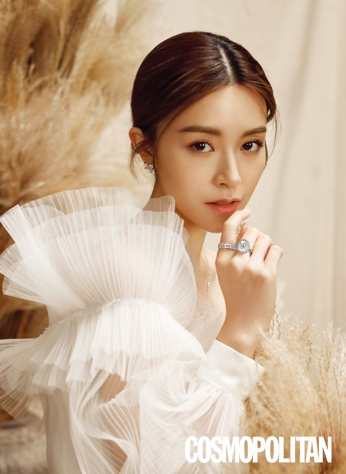 China Entertainment News: Janice Man poses for photo shoot