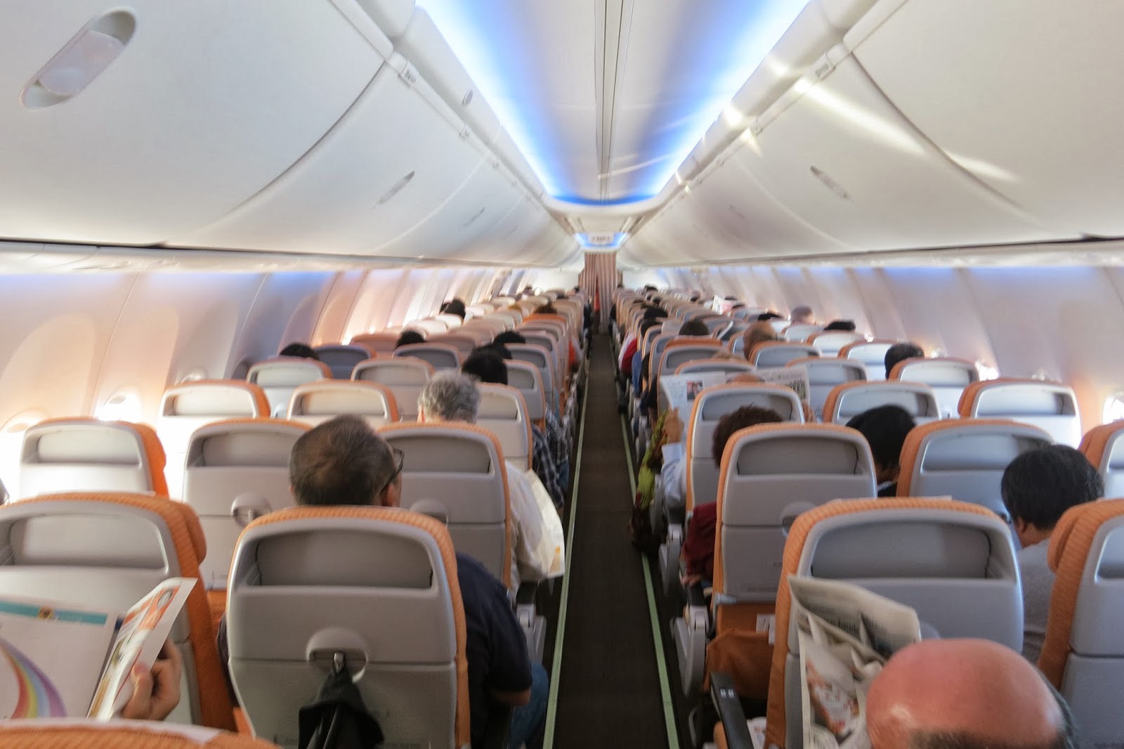 Charles Ryan's Flying Adventure: Flying SilkAir Brand New Boeing 737-800