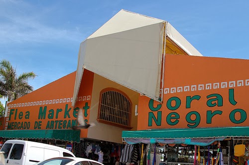 Travel and Tours Mexico: What to buy at the Mercado Coral Negro in Cancun