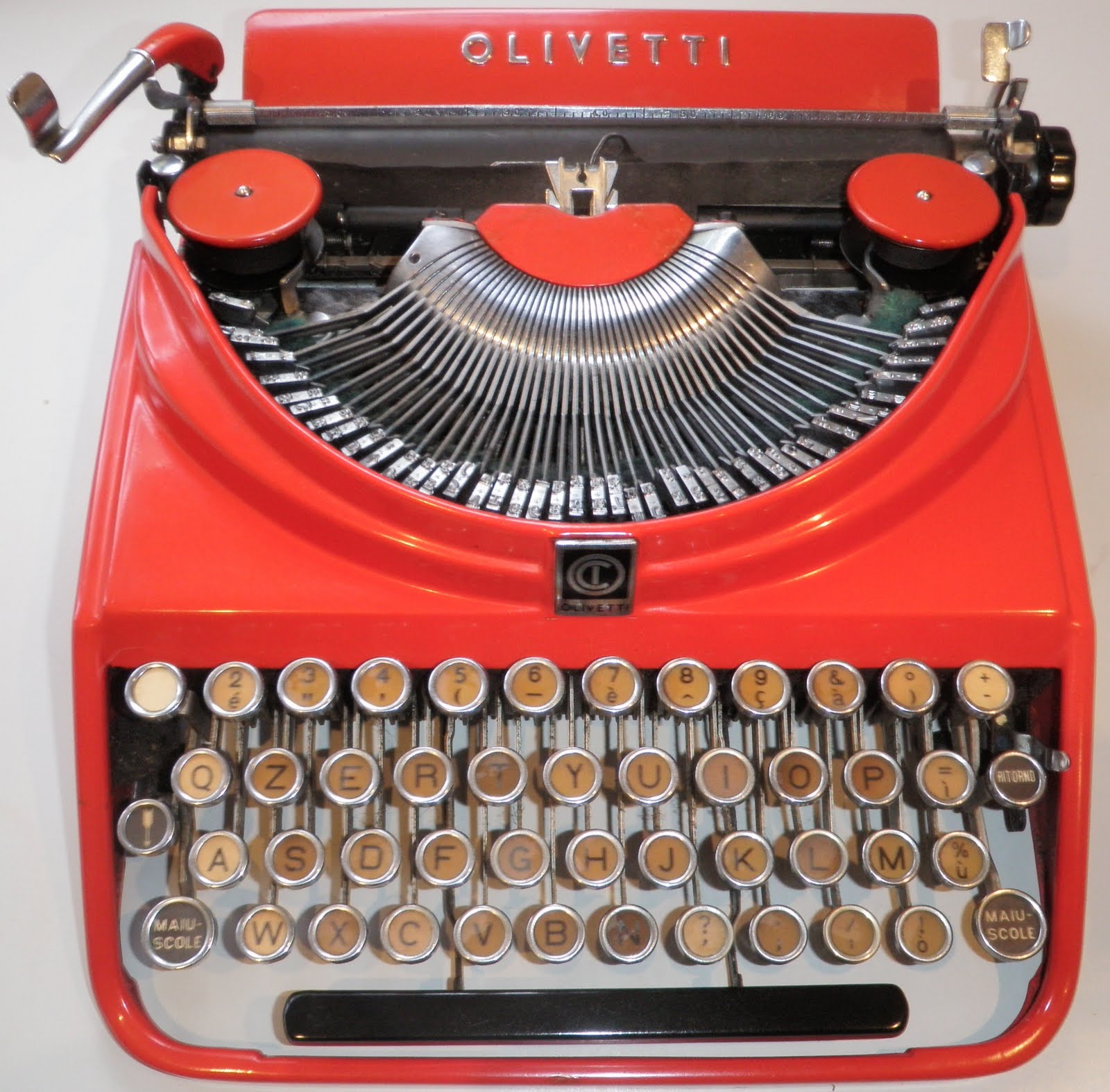 oz.Typewriter: 100 Typewriters for Exhibition oz.Typewriter: 100 Typewriters for Exhibition