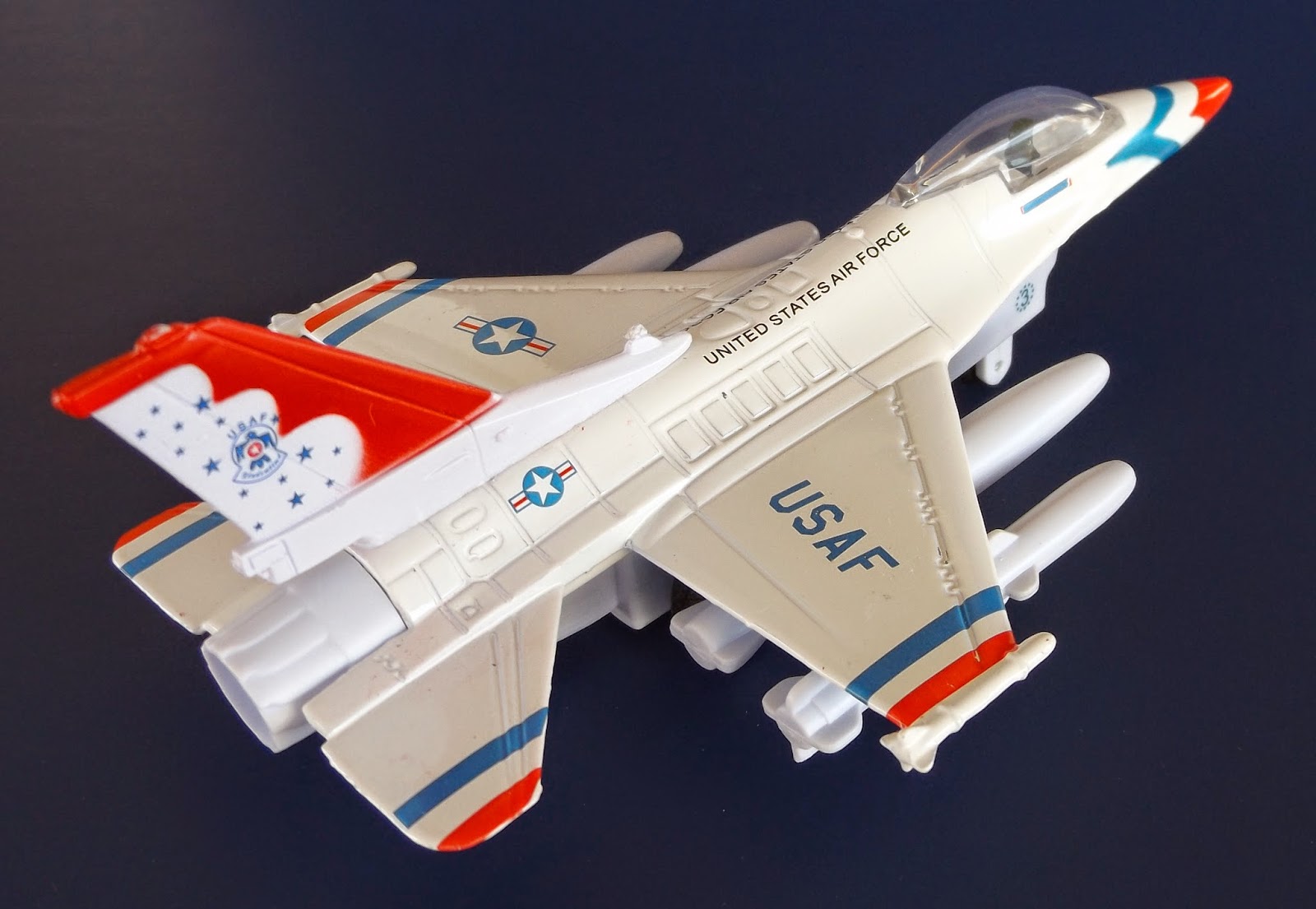 Toys and Stuff: Diecast F-16 USAF Thunderbird (China)