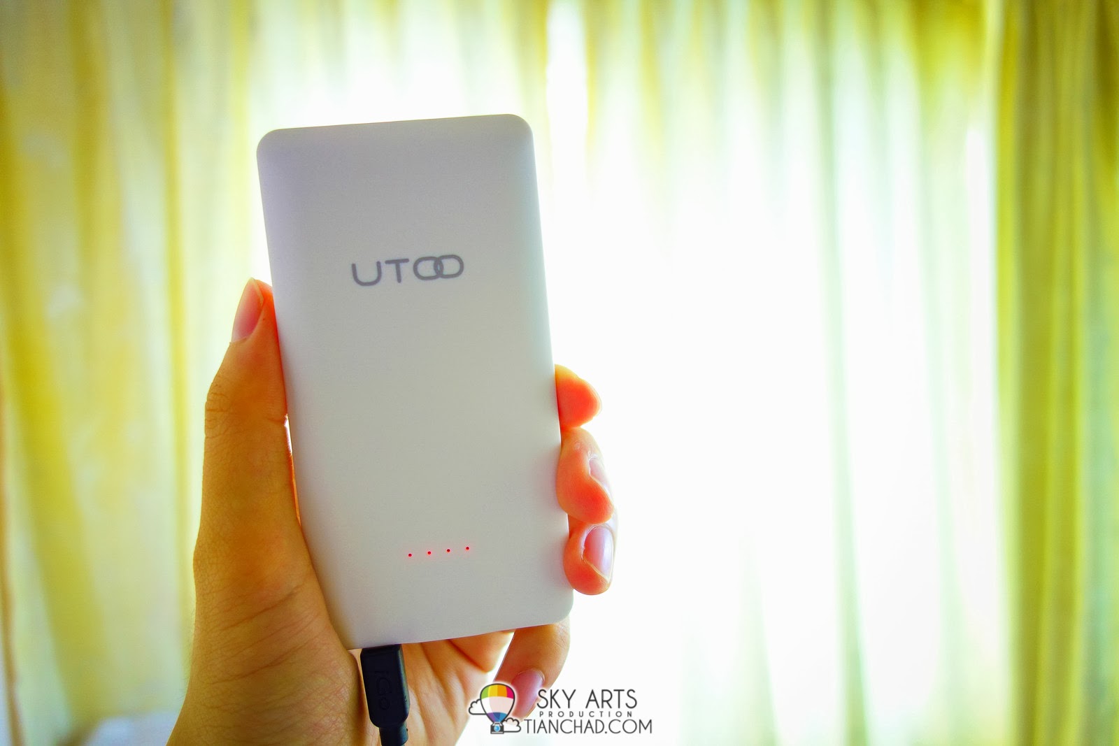 UTOO POWER BANK S2 (3000mAh) Review: Thin & Sleek