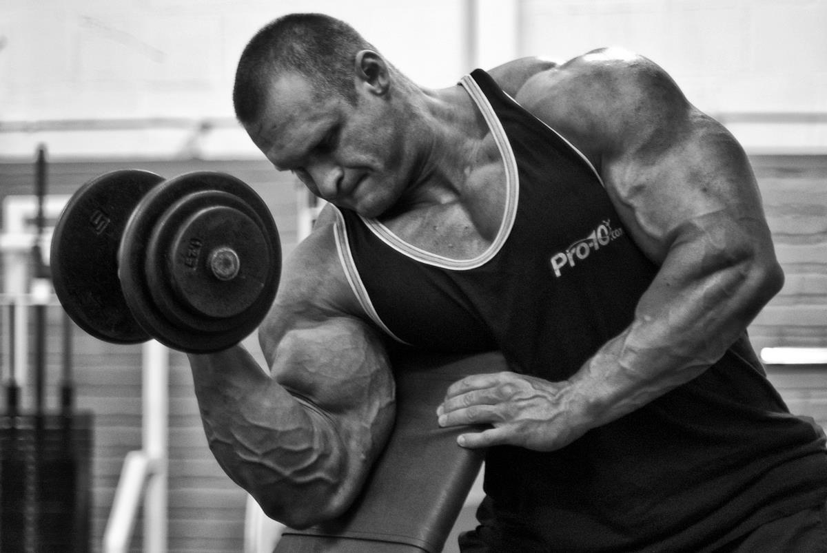 Muscle Lover: Slovakian bodybuilder Lukas Gabris