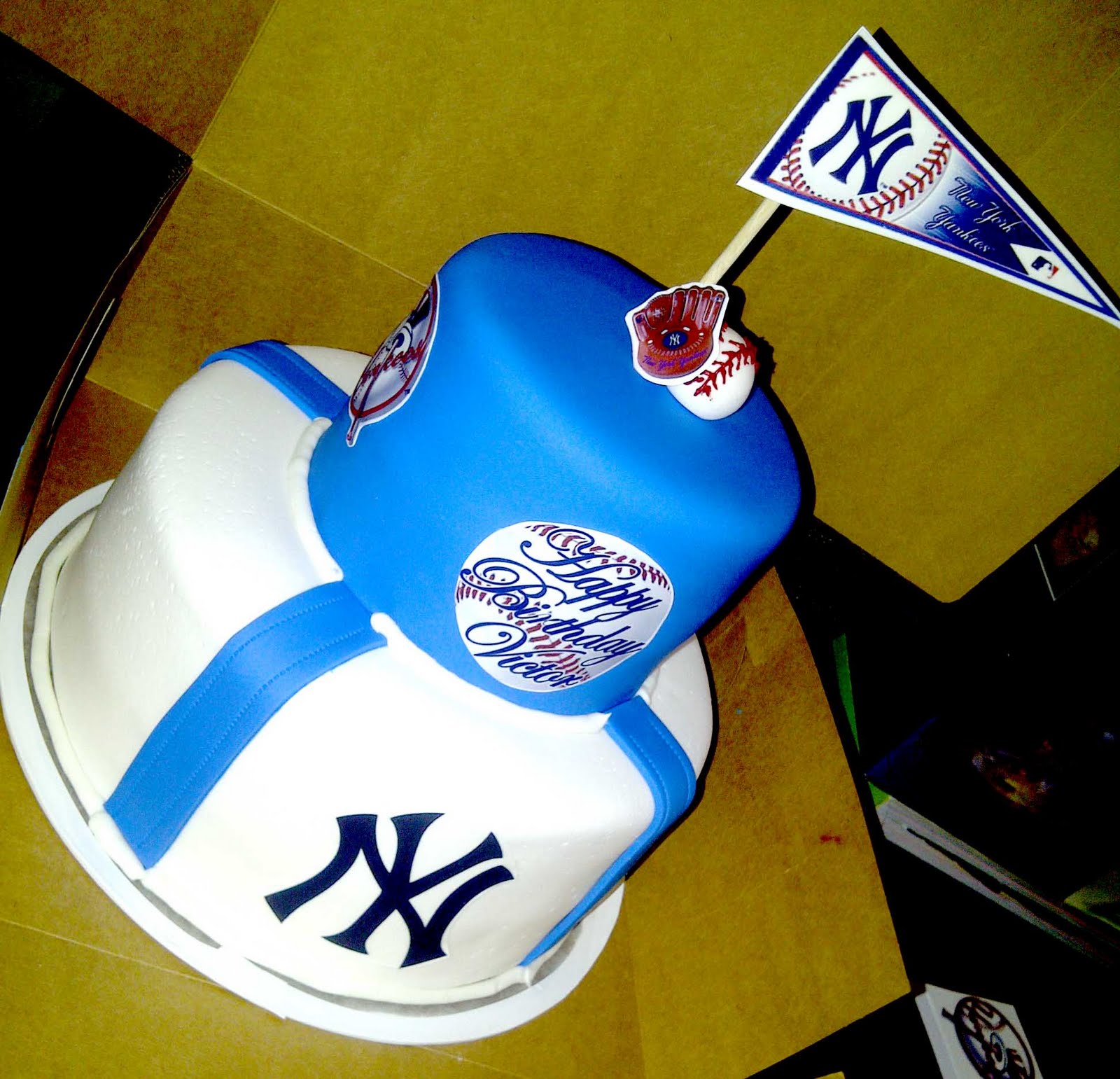 Hector's Custom Cakes: Yankees Cake 2 tiered