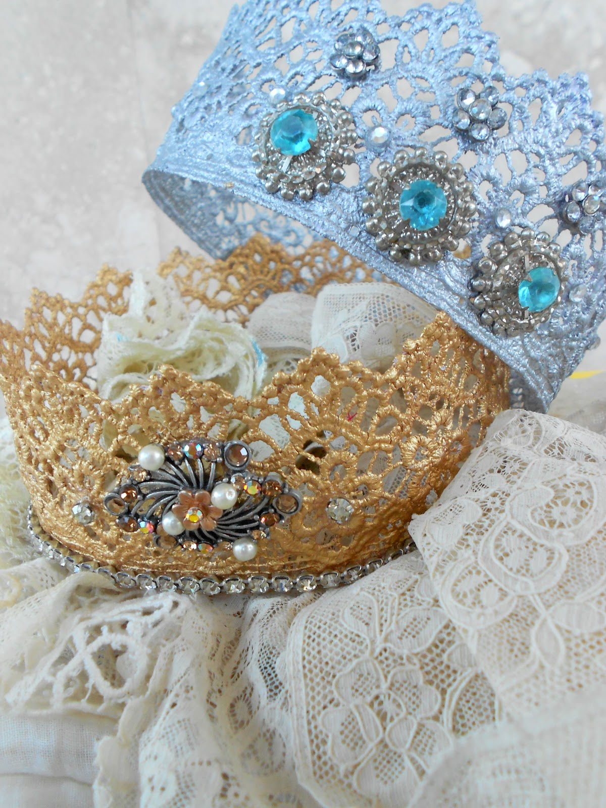 Lace Crowns -- Quick Microwave Method