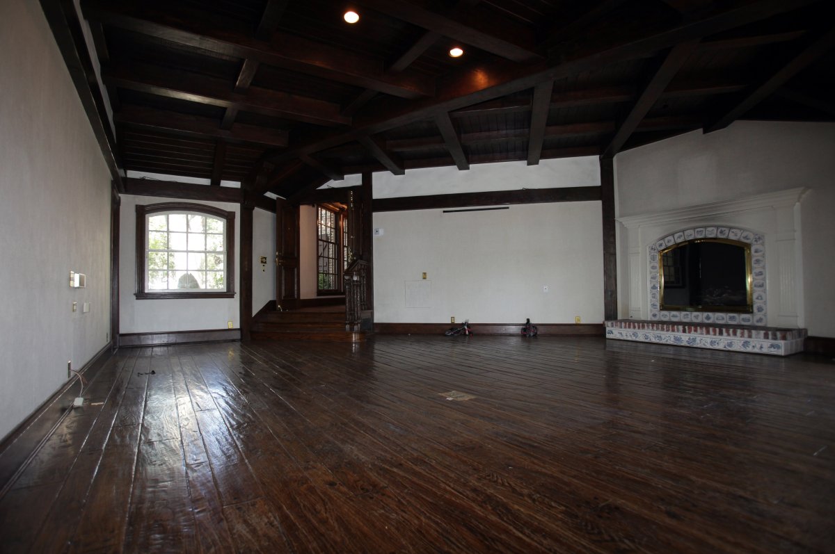 Luxury houses, villas and hotels: Inside Neverland Ranch