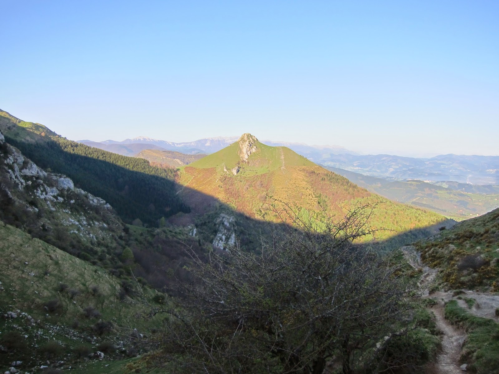 LAUKOAK: (20140416) Circular Larraitz-Col Egurral-Larrunarri-Col ...