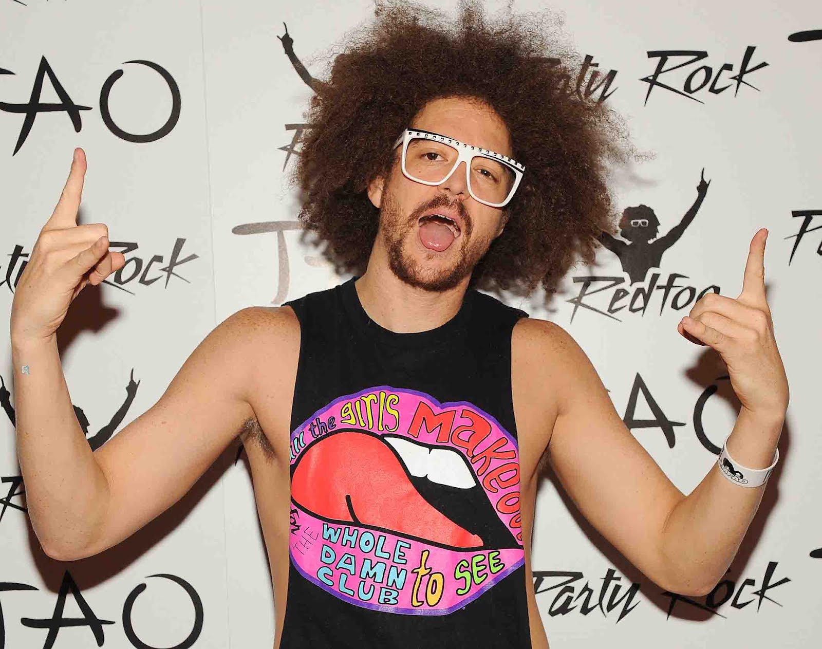 [SONG PREMIERE] Bring Out The Bottles (Redfoo)