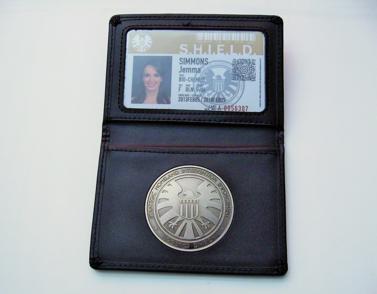 According to Nemo: Marvels Agents of S.H.I.E.L.D. Badge Case and ID Review