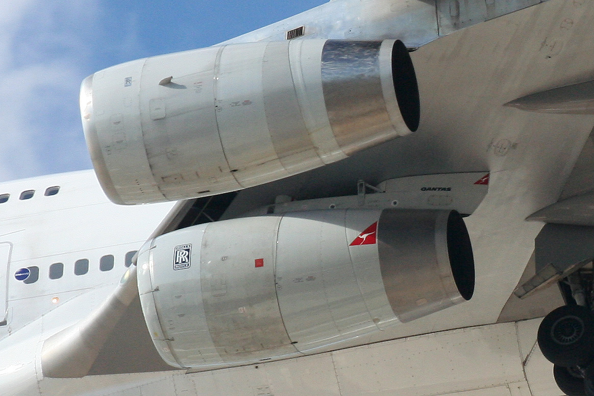 Perth Airport Spotter's Blog: V-POD Qantas 747-438 VH-OJN QF63