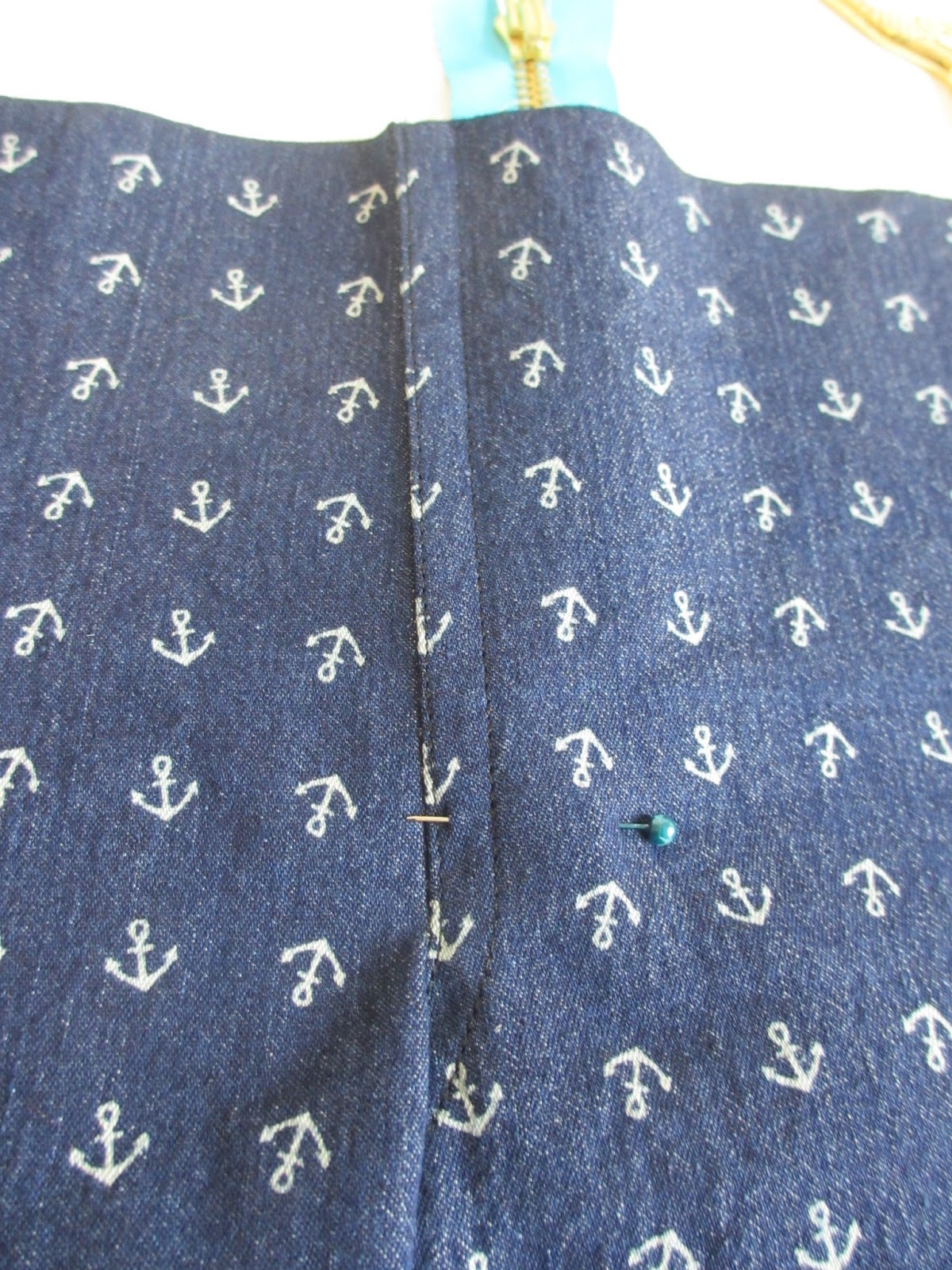 Crafty Clyde: Made up on the Fly - Fly Front Zip Tutorial!