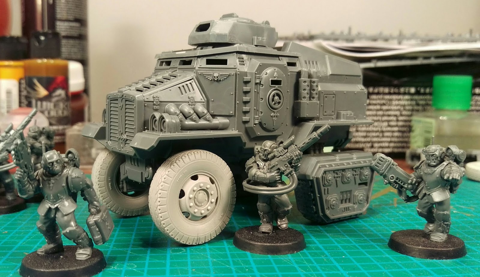 The Miniature Apocalypse: Tempestus Scion Taurox-halftrack - pimp my ...