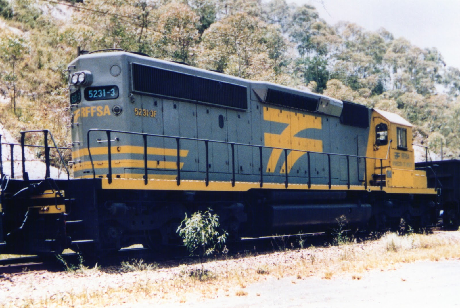 Veículos em Geral: SD40-2 5231 RFFSA