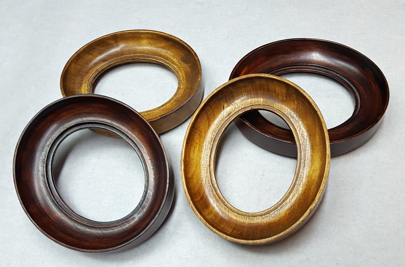 Rame Roscas: Rame rotunde si ovale din lemn natur