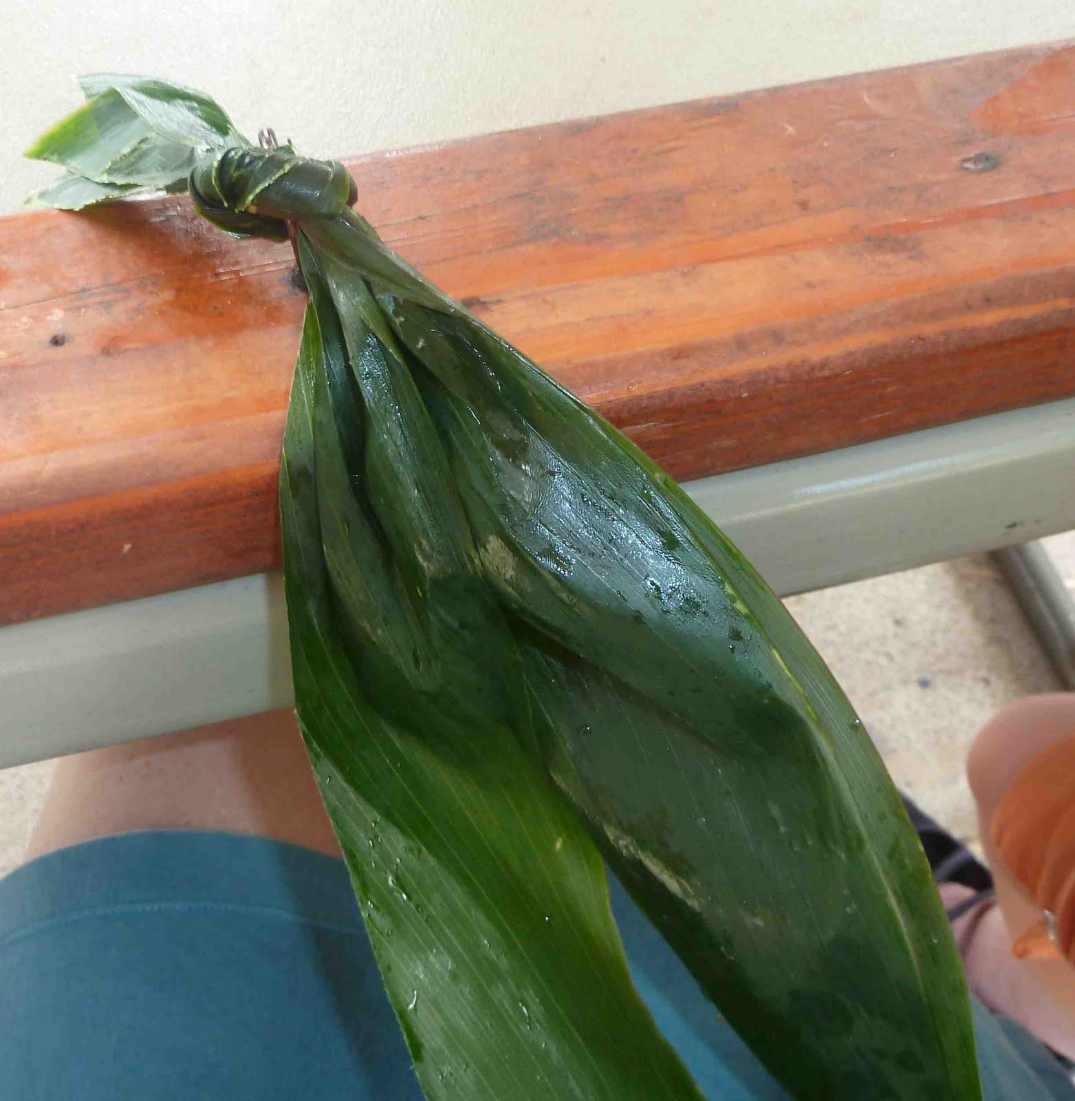 make52: Week 16: Lei Making - Haku Style